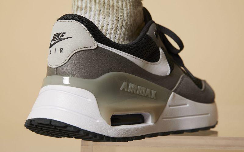 Nike AIR MAX 270 W, ženske patike, crna | Intersport